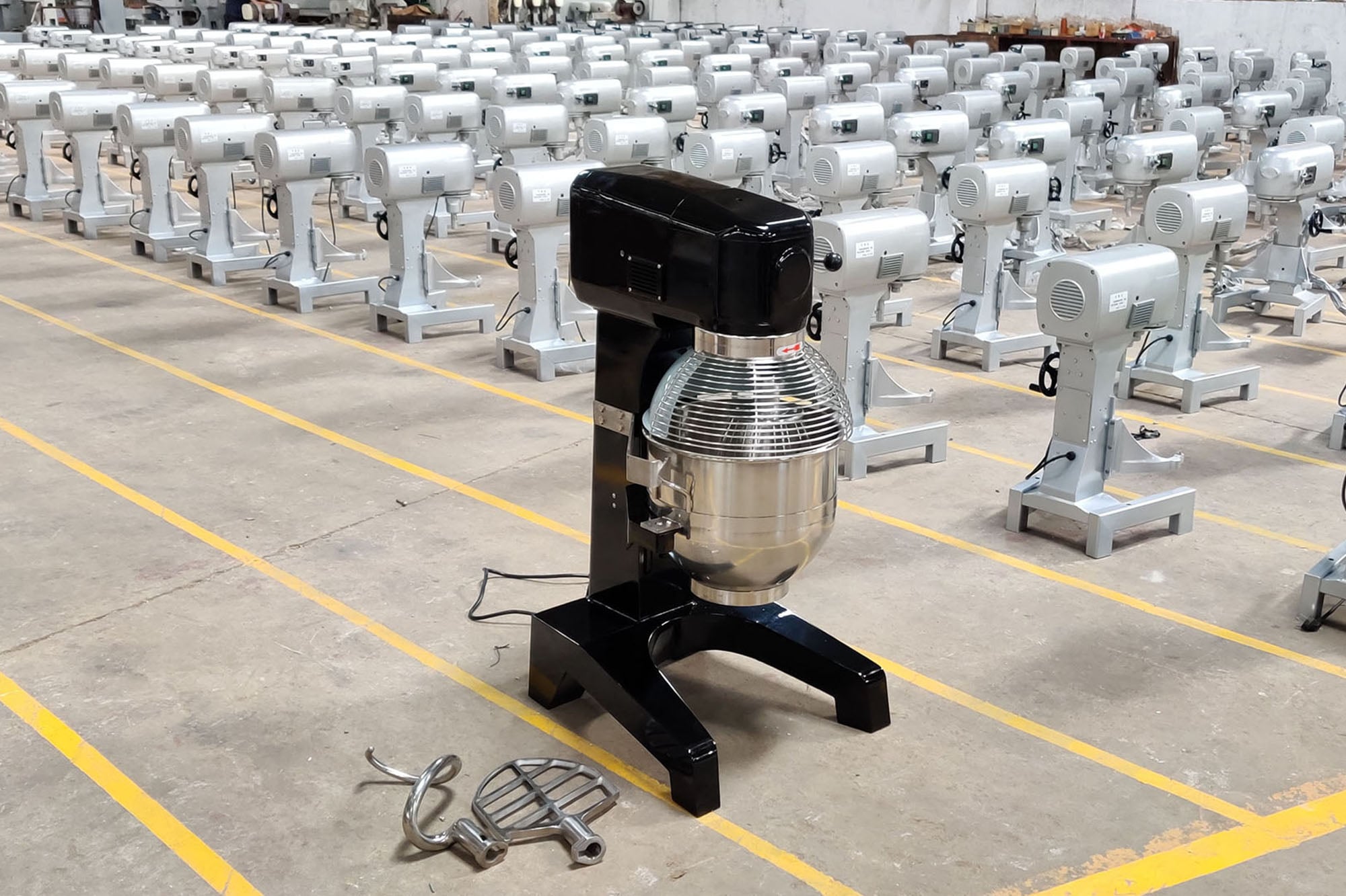 Brand New 30 Quart Commercial Planetary Food Mixer for 8 Kg Flour ...